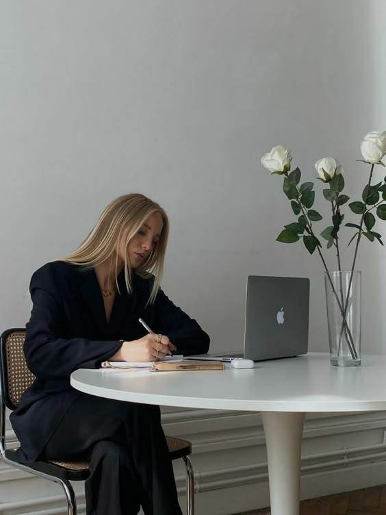 The Science Behind Goal Setting and Achieving Them in Your Online Business