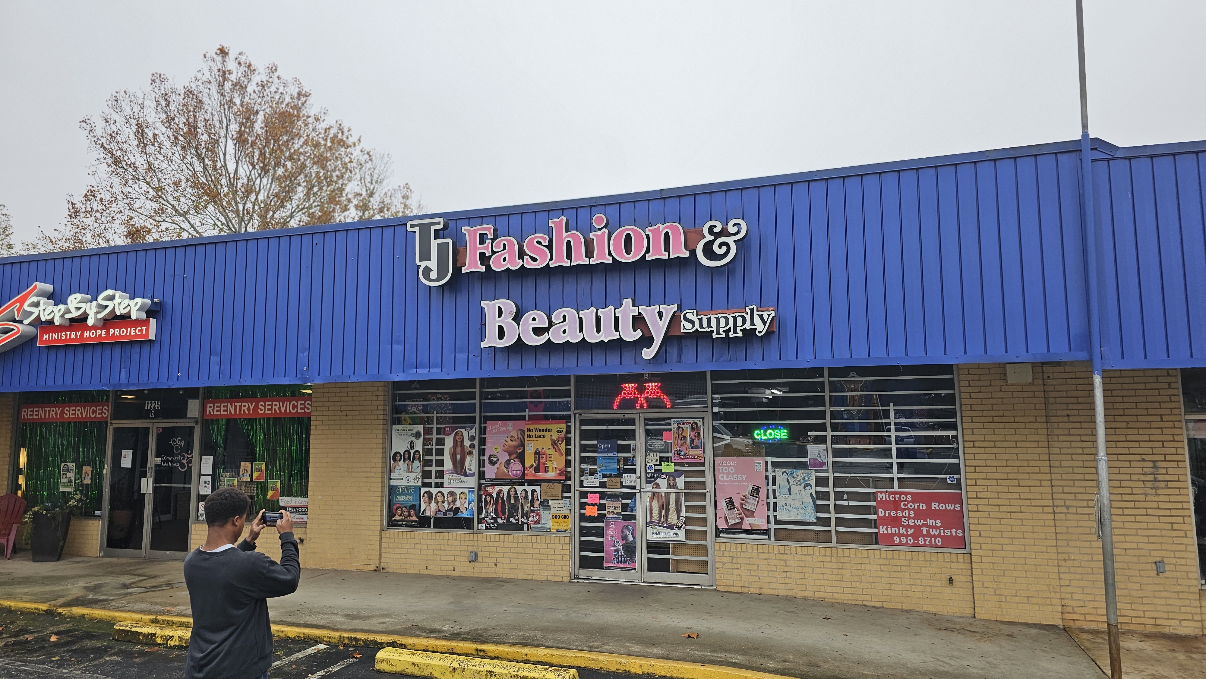 Tj beauty supply store