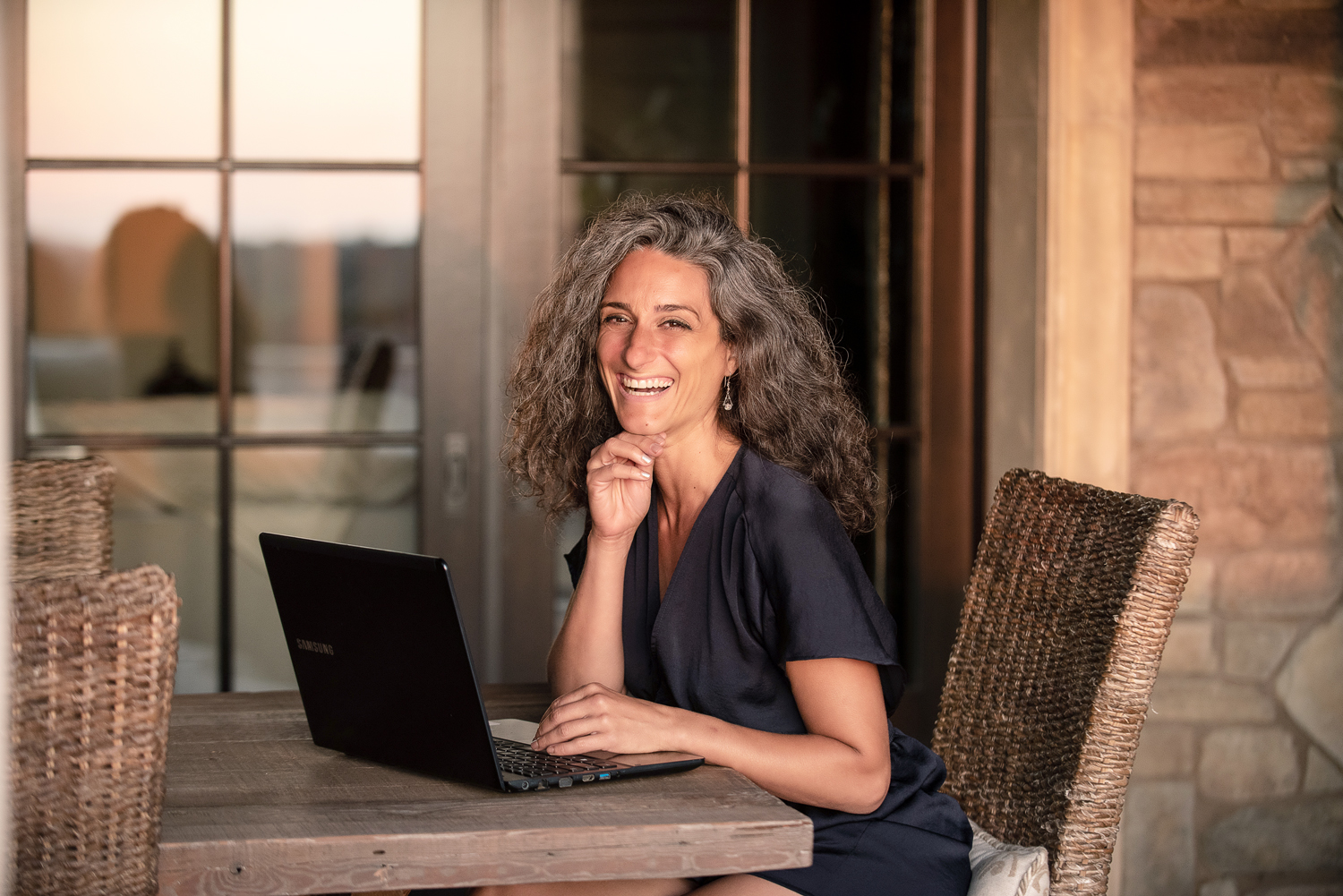 Hi! I'm Victoria Longo, creator of The Metaphysical Den