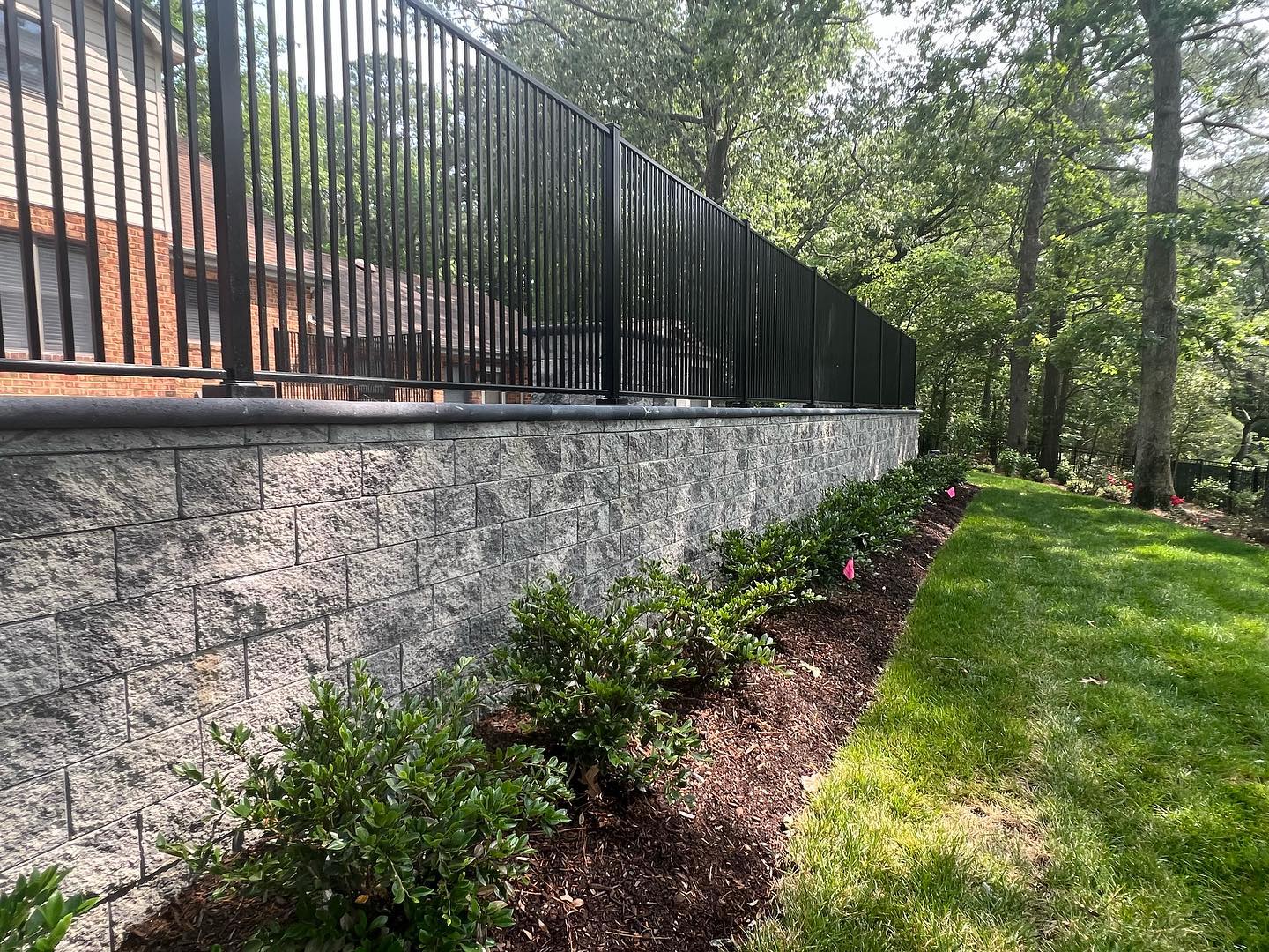 Durable Retaining Wall Solutions in Norfolk, VA | Virginia Brick Pavers