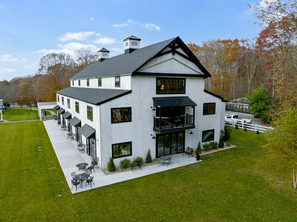 Barn Wedding Venues | Five Bridge Inn | Rehoboth, MA