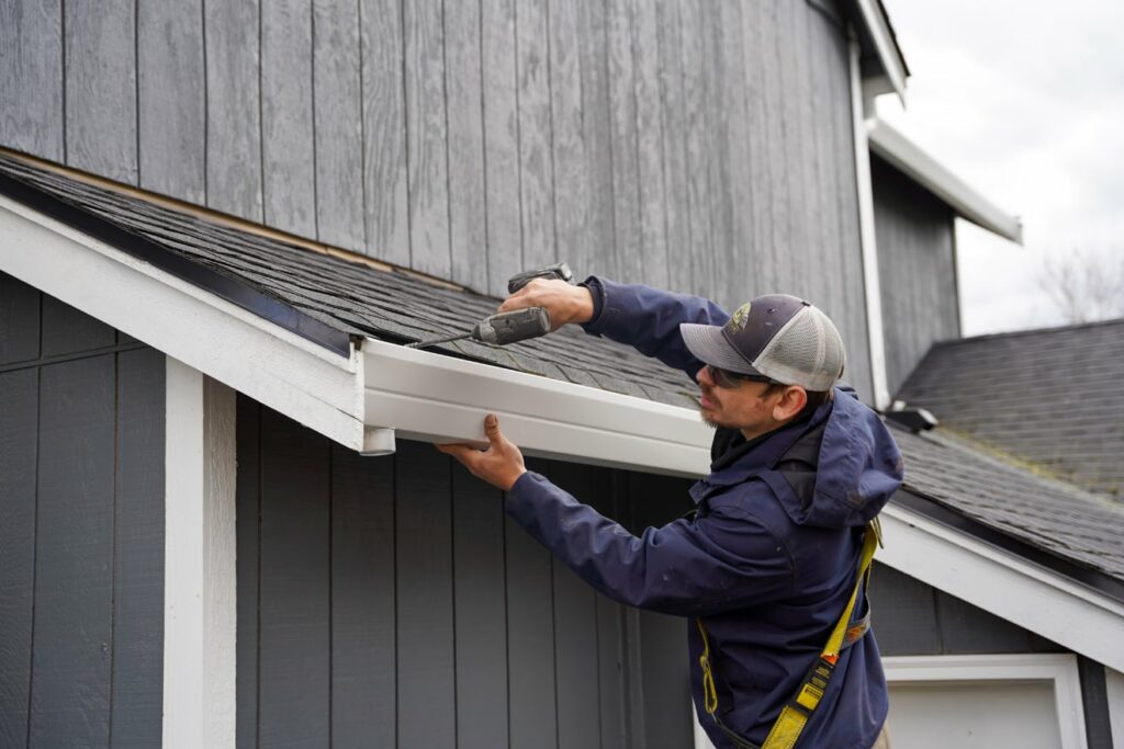Eavestrough | Siding | Gutter Guards | Richmond Hill ON
