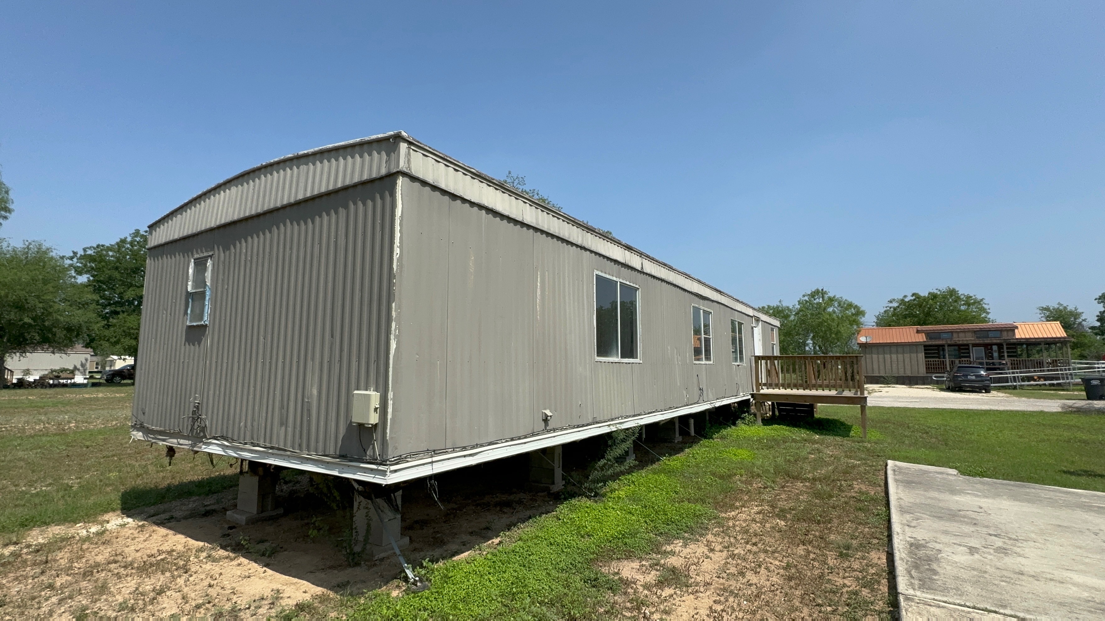 We Buy Used, Old, or Ugly Mobile Homes!