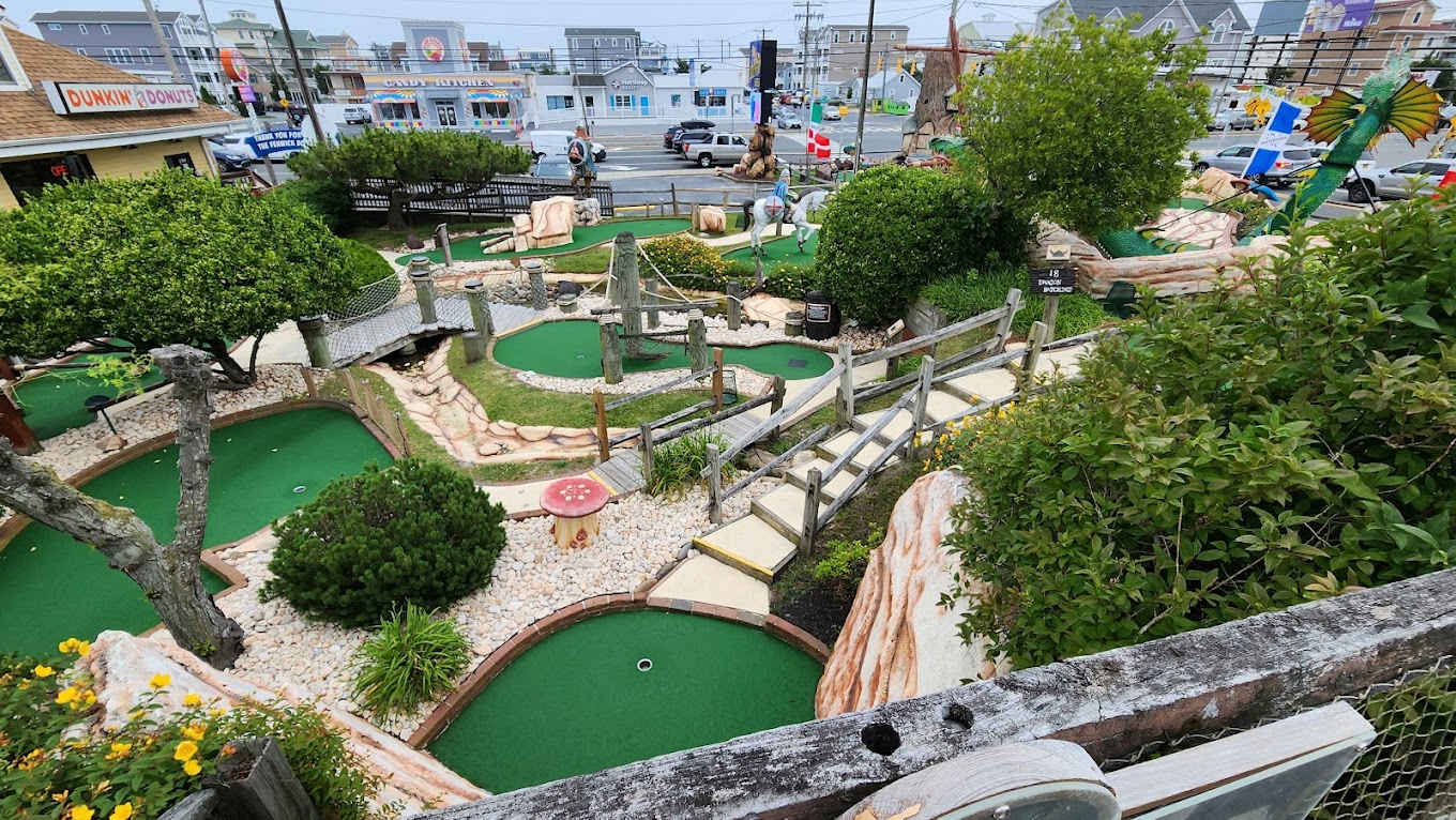 Putt Your Way to Adventure: Mini Golf at Fenwick Fun (Fenwick Island)