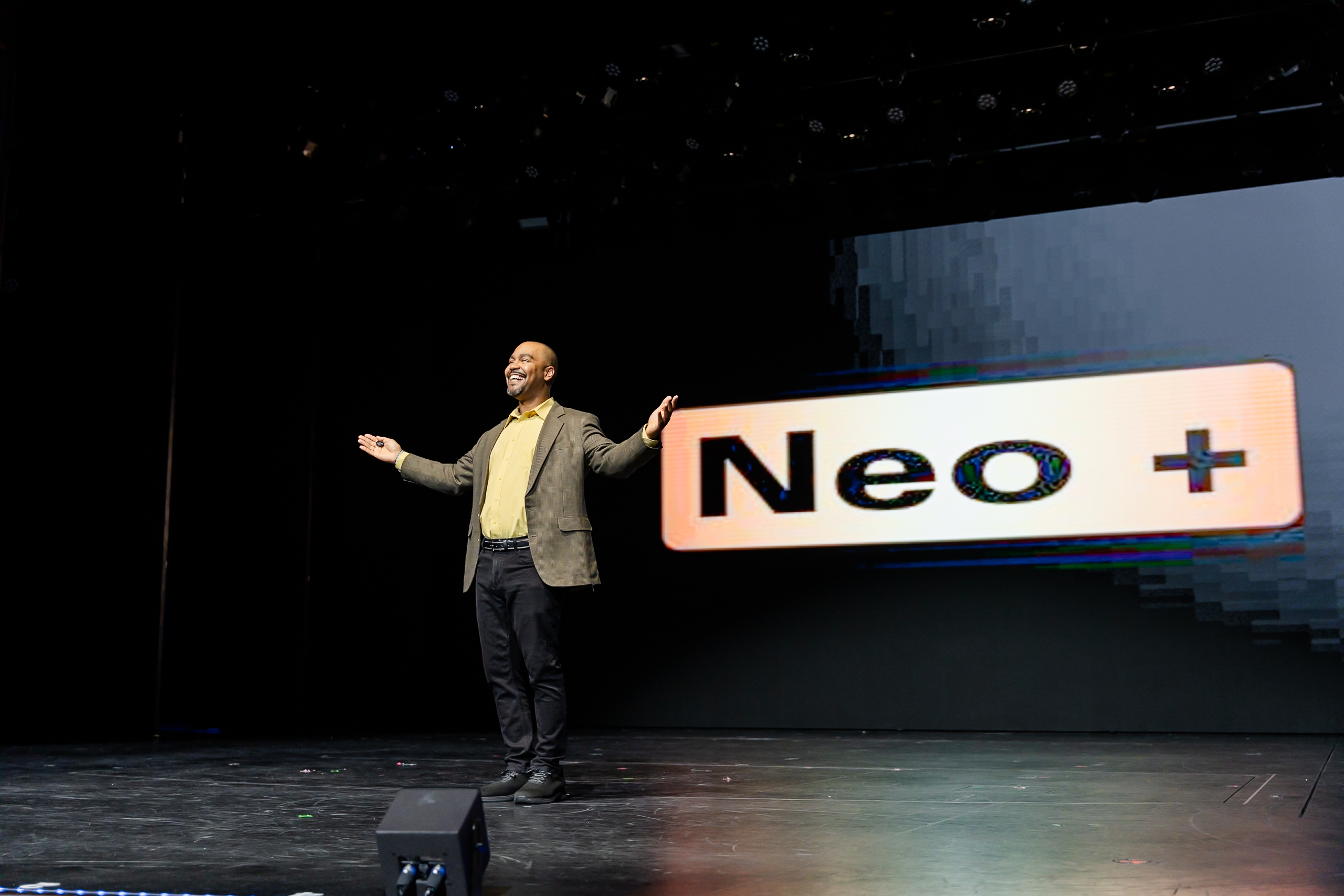 Book Neo | Mindset Coach & Motivational Speaker Associations & Events