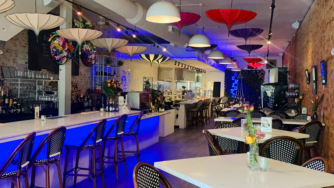 Bonjour Main Restaurant & Bar