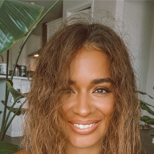 Diana Moua Book A Call