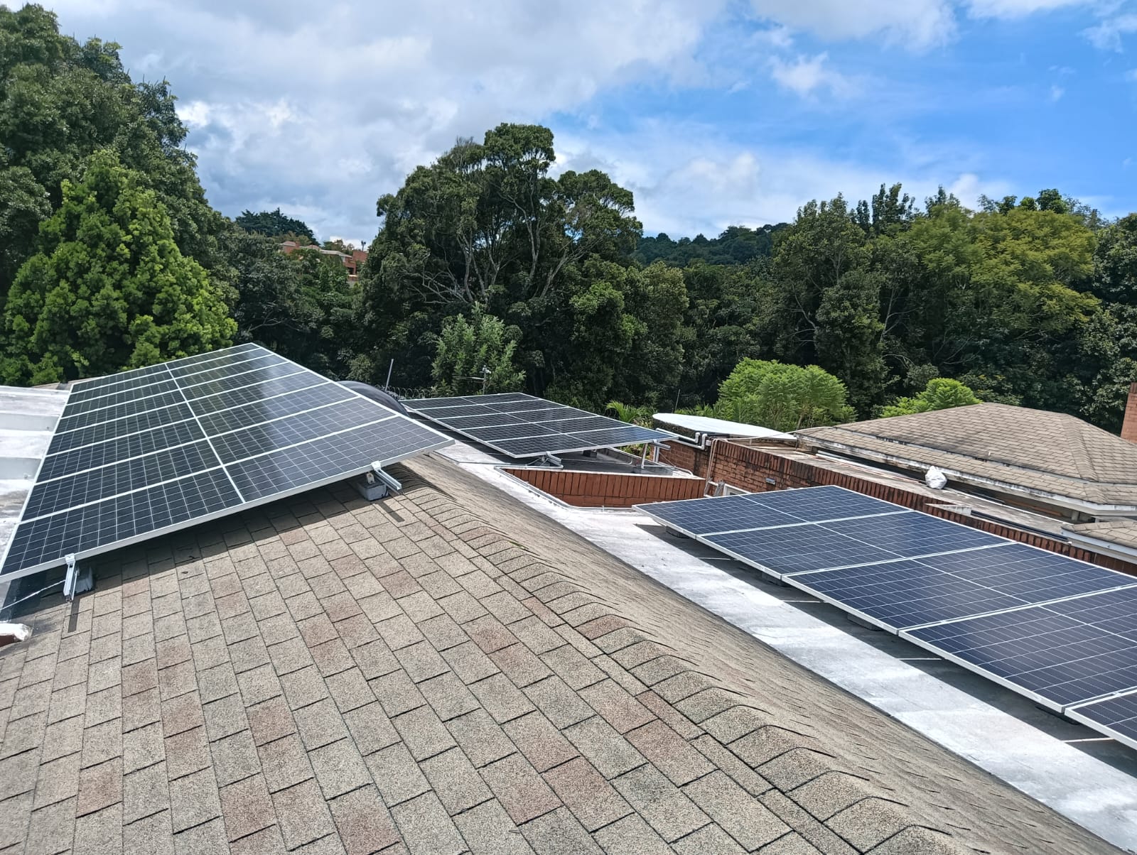 Paneles Solares en Guatemala: Ahorrá con AlfaElectric | Visita Gratuita