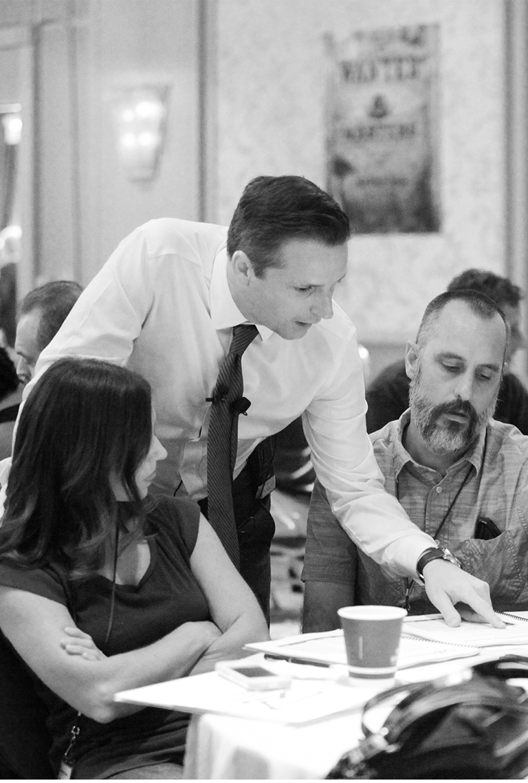 DESCUBRE CÓMO ARMARTE CON UN PLAN DE NOGOCIO QUE TE DARÁ UN ENFOQUE LASER, Y TE PREPARARÁ A GANAR