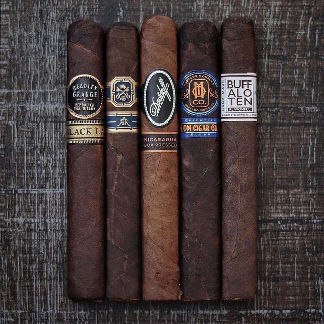 The Perfect Cigar for Each Fall Gathering