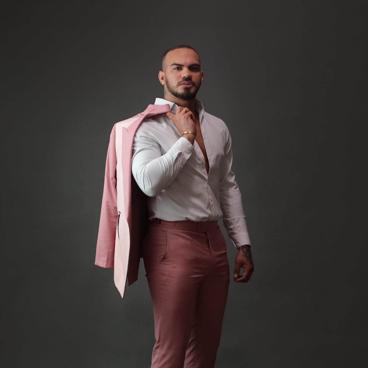 Artista de Microblading Ronnier Zacarías | Dra. Brows