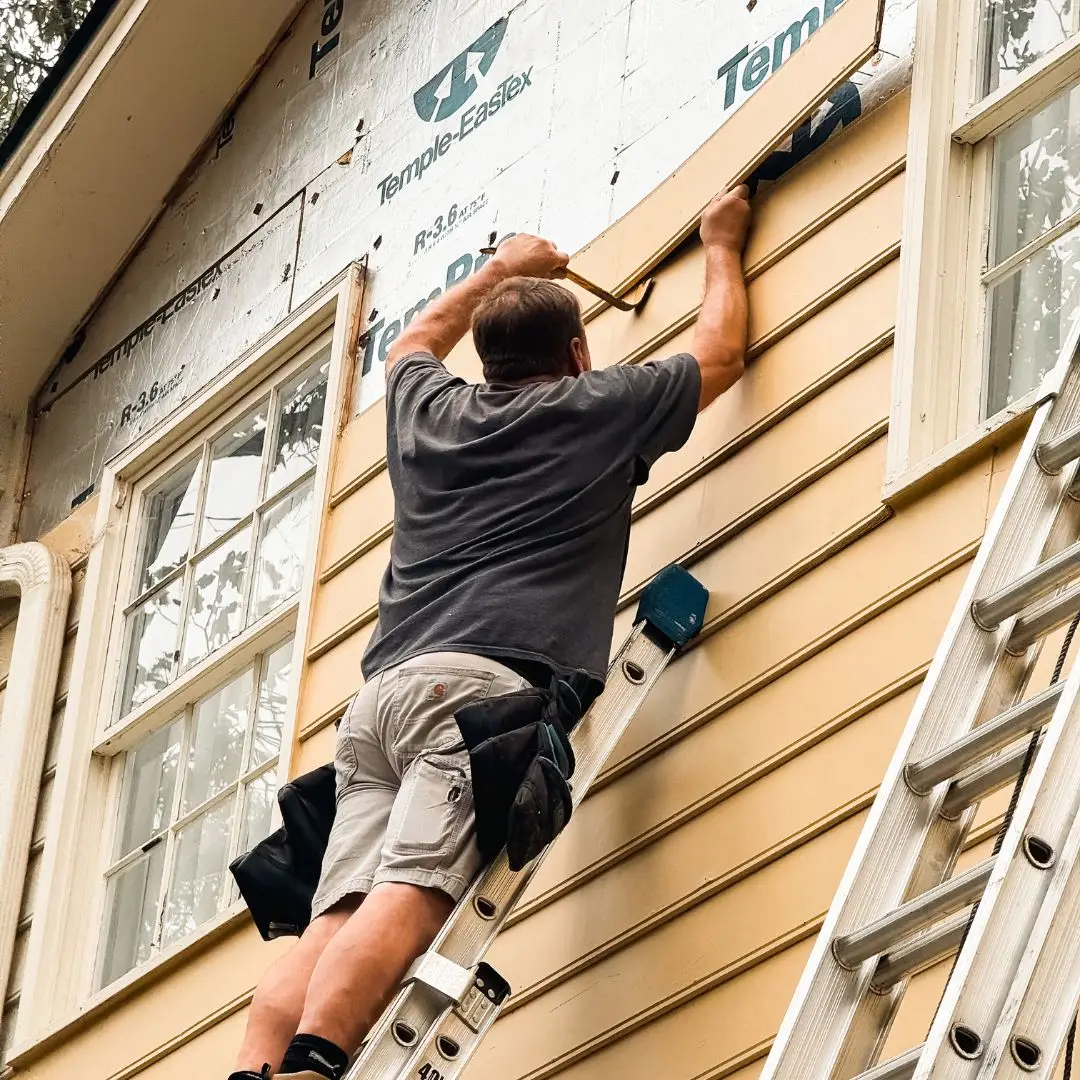 Siding Repair Services in Cambridge ON | Vinyl & Aluminum Repairs