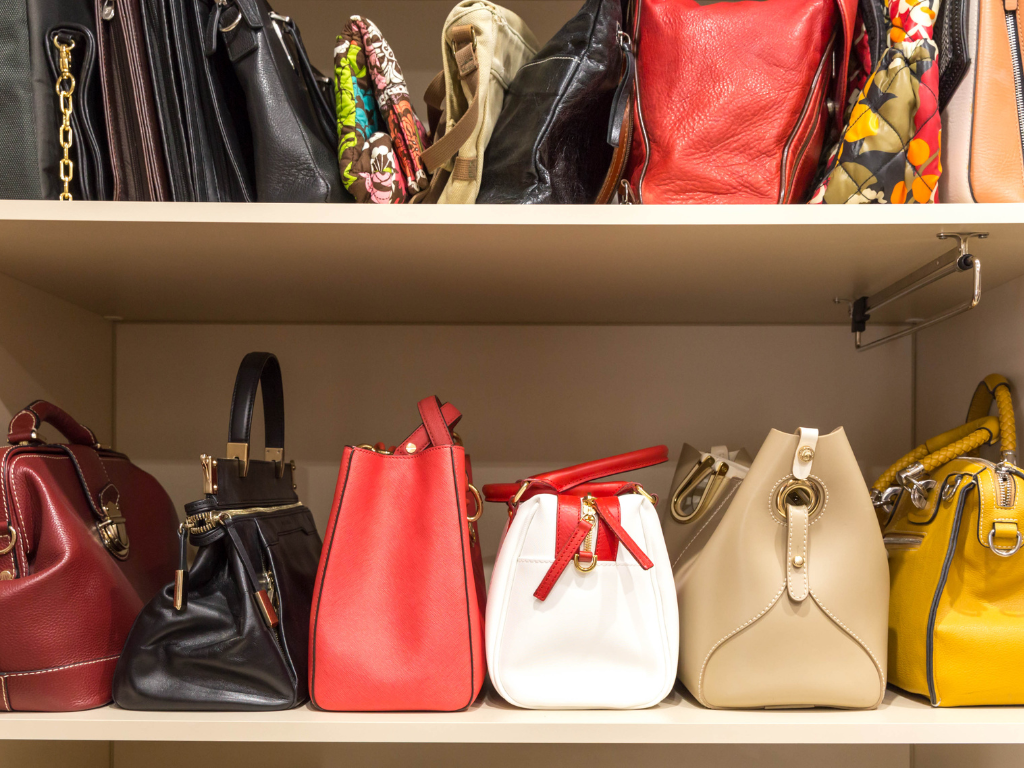 How To Pick Your Travel Purse