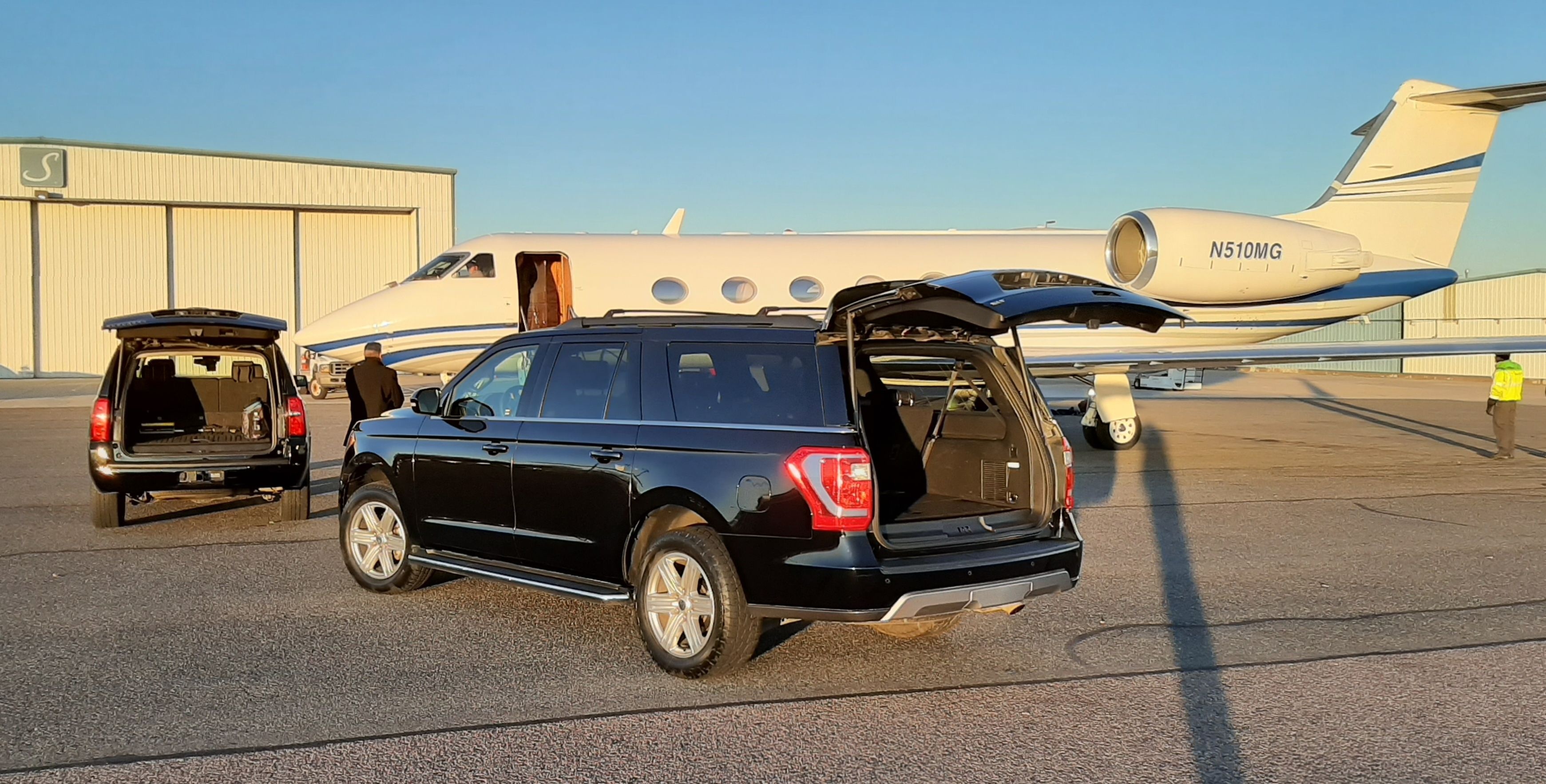 Get a Quote for a Calgary Airport to Banff Car Service