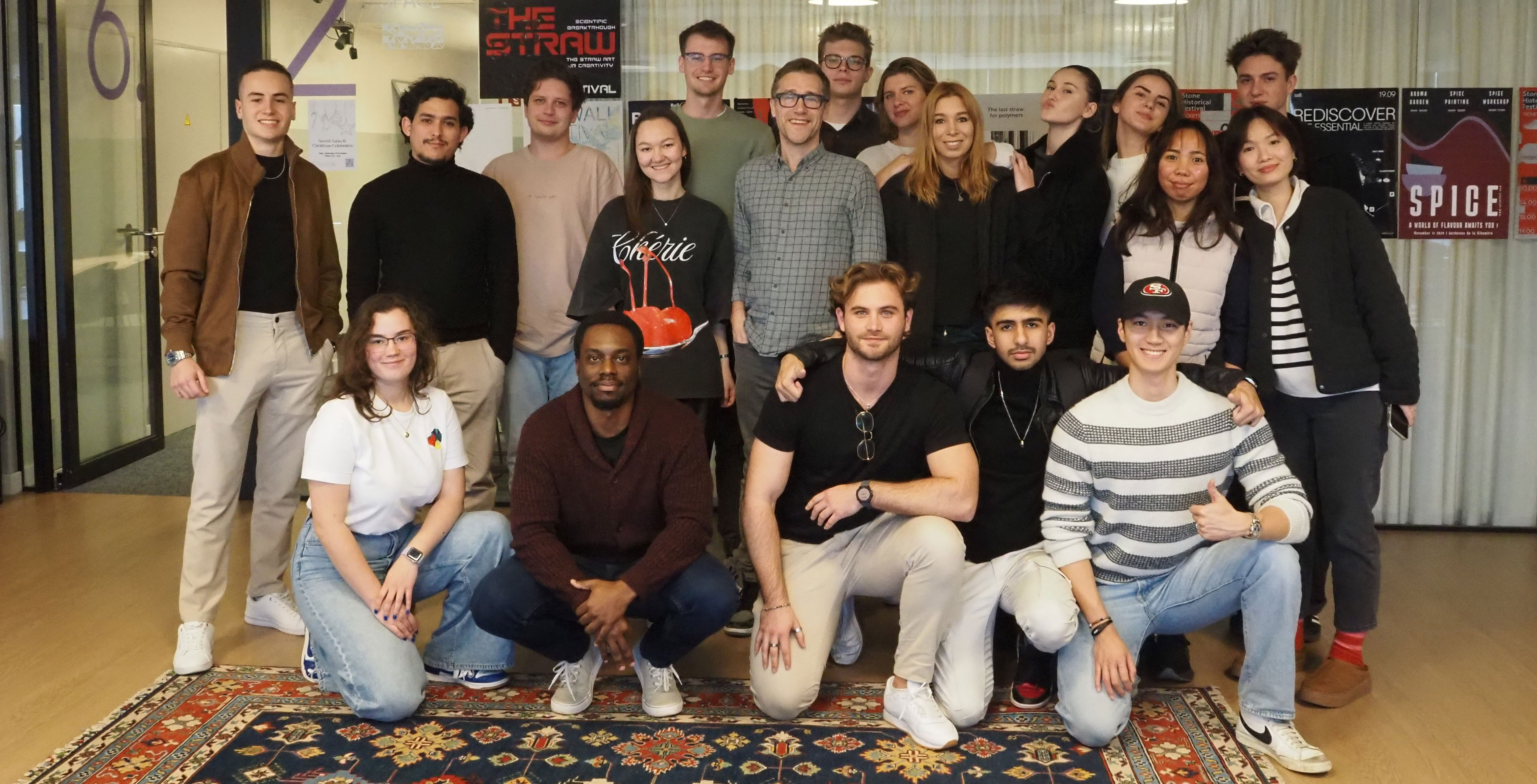 About WhatDrivesThem and Gary van Broekhoven