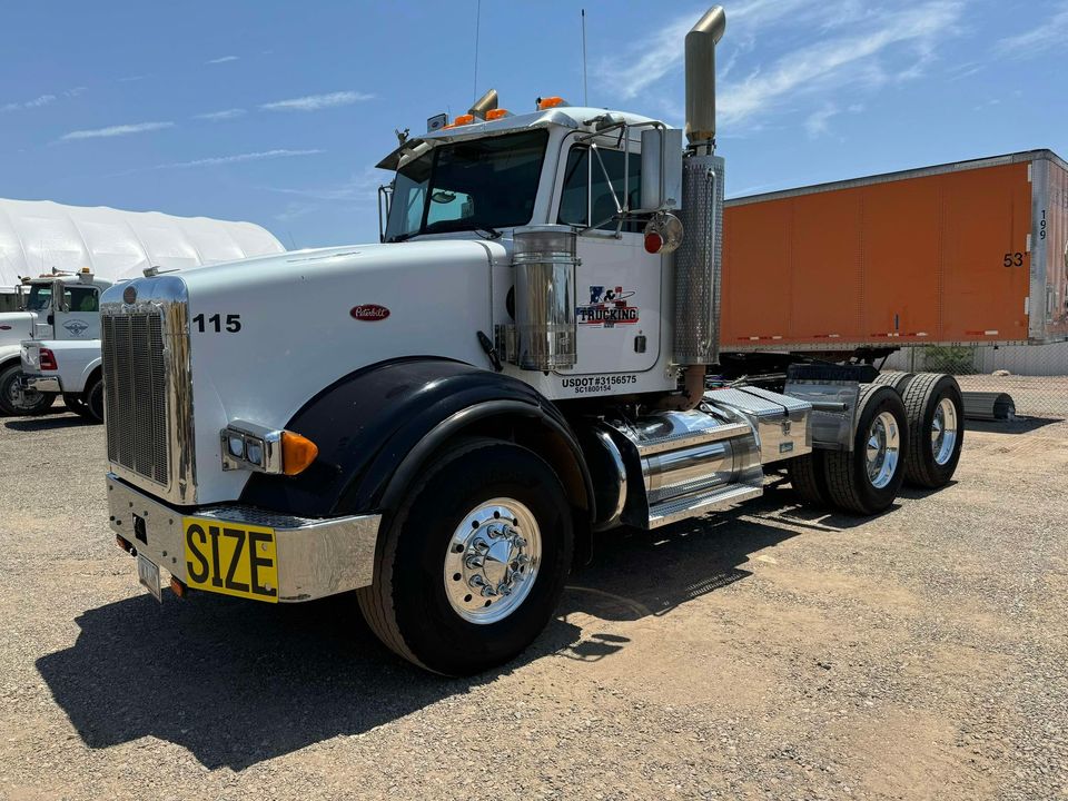 2003 Peterbilt 378 Heavy Hauler Day Cab