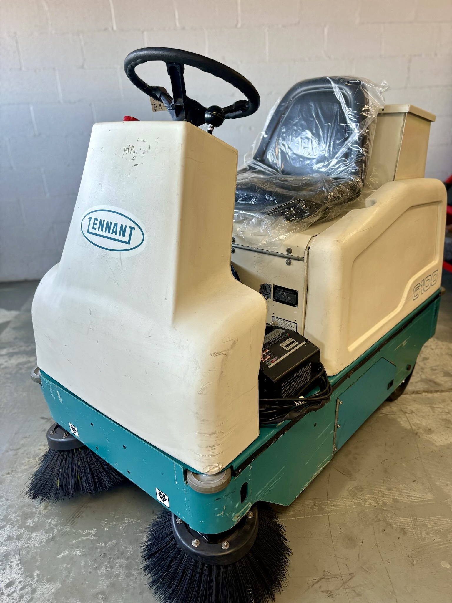 Tennant 6100 Ride-On Sweeper | PowerKleen
