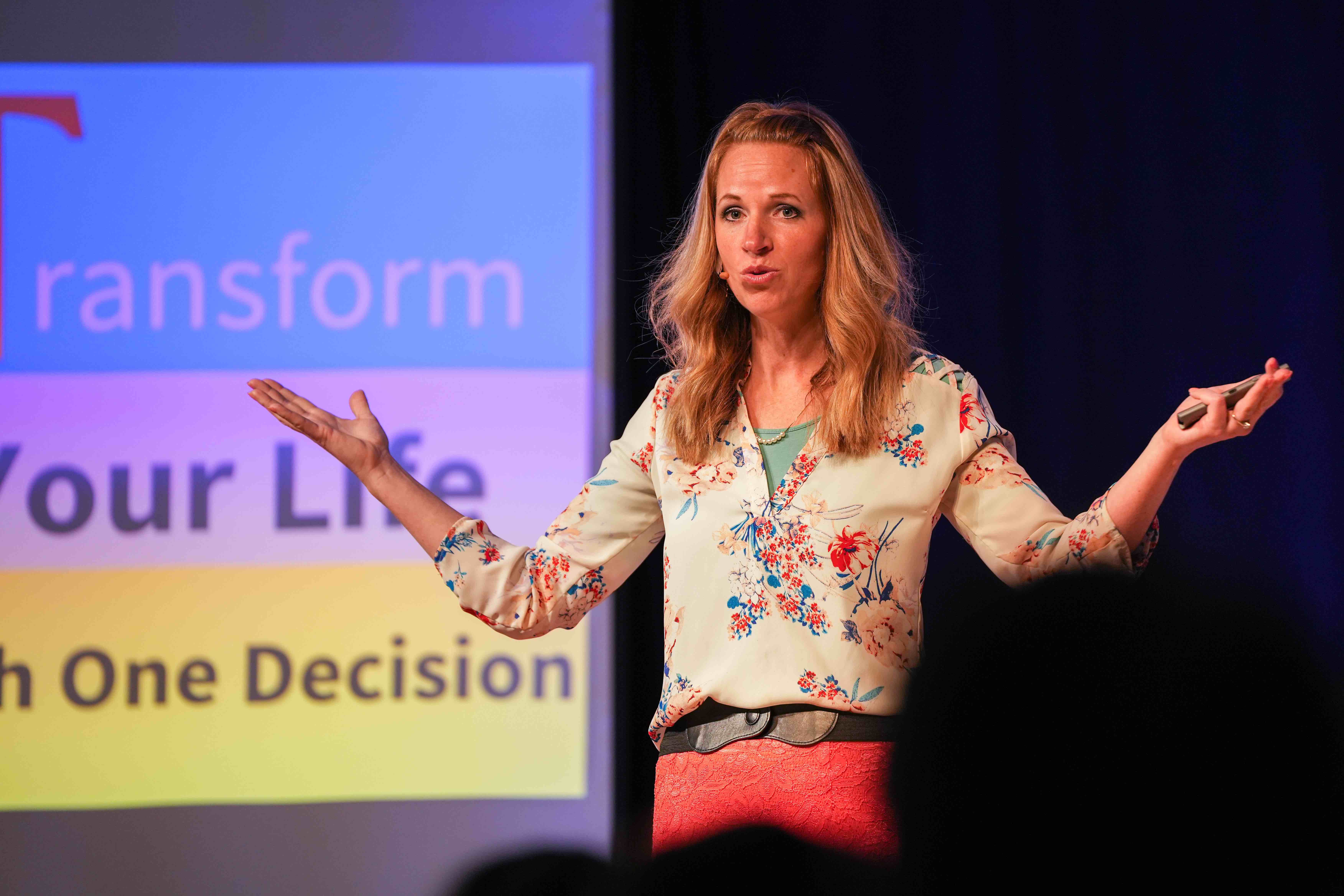 Suzi B Speaker, Habits Coach, Fitness Trainer, Podcaster, Author