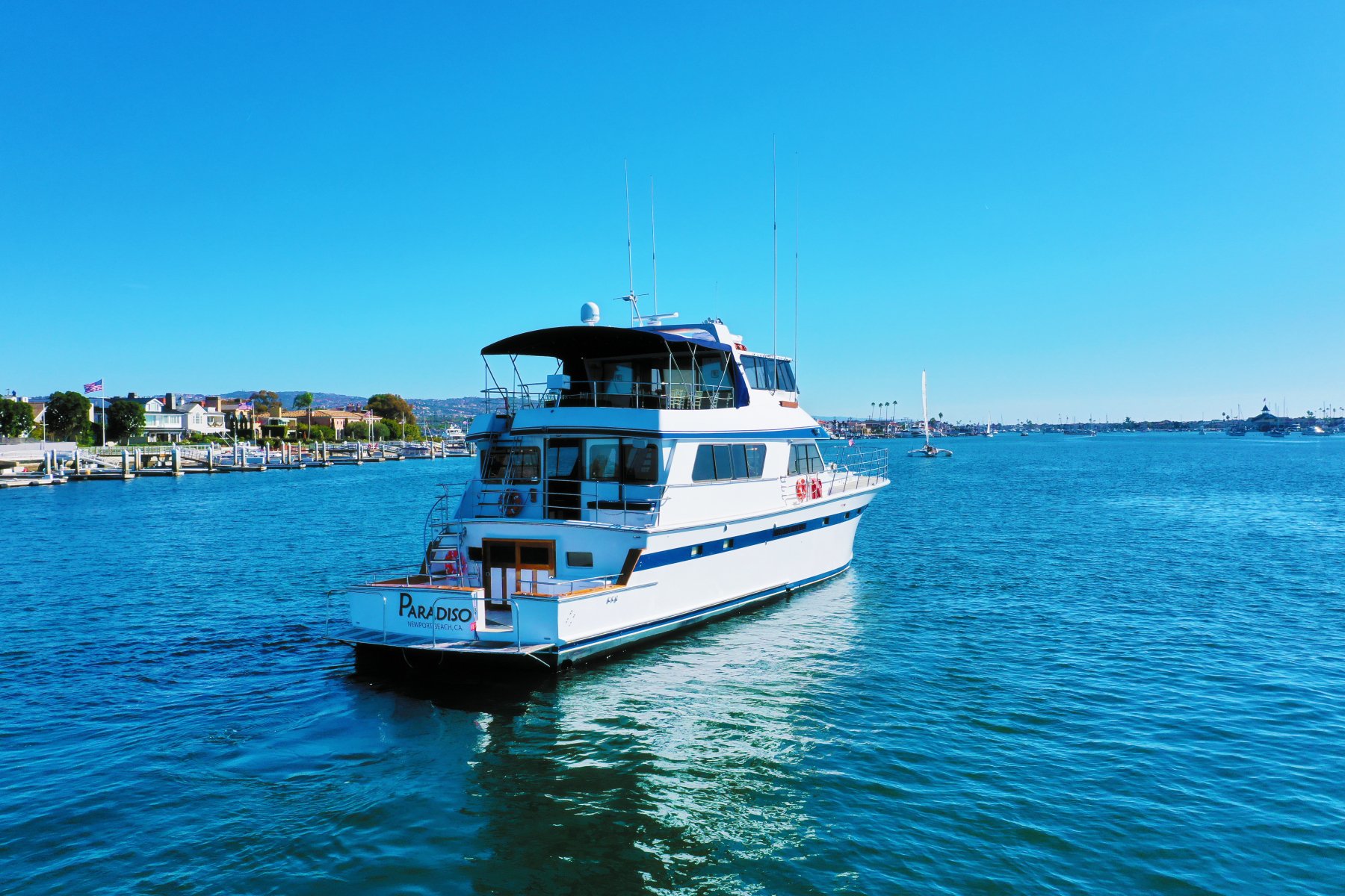 Paradiso Exterior View - Paradiso Yacht Charters