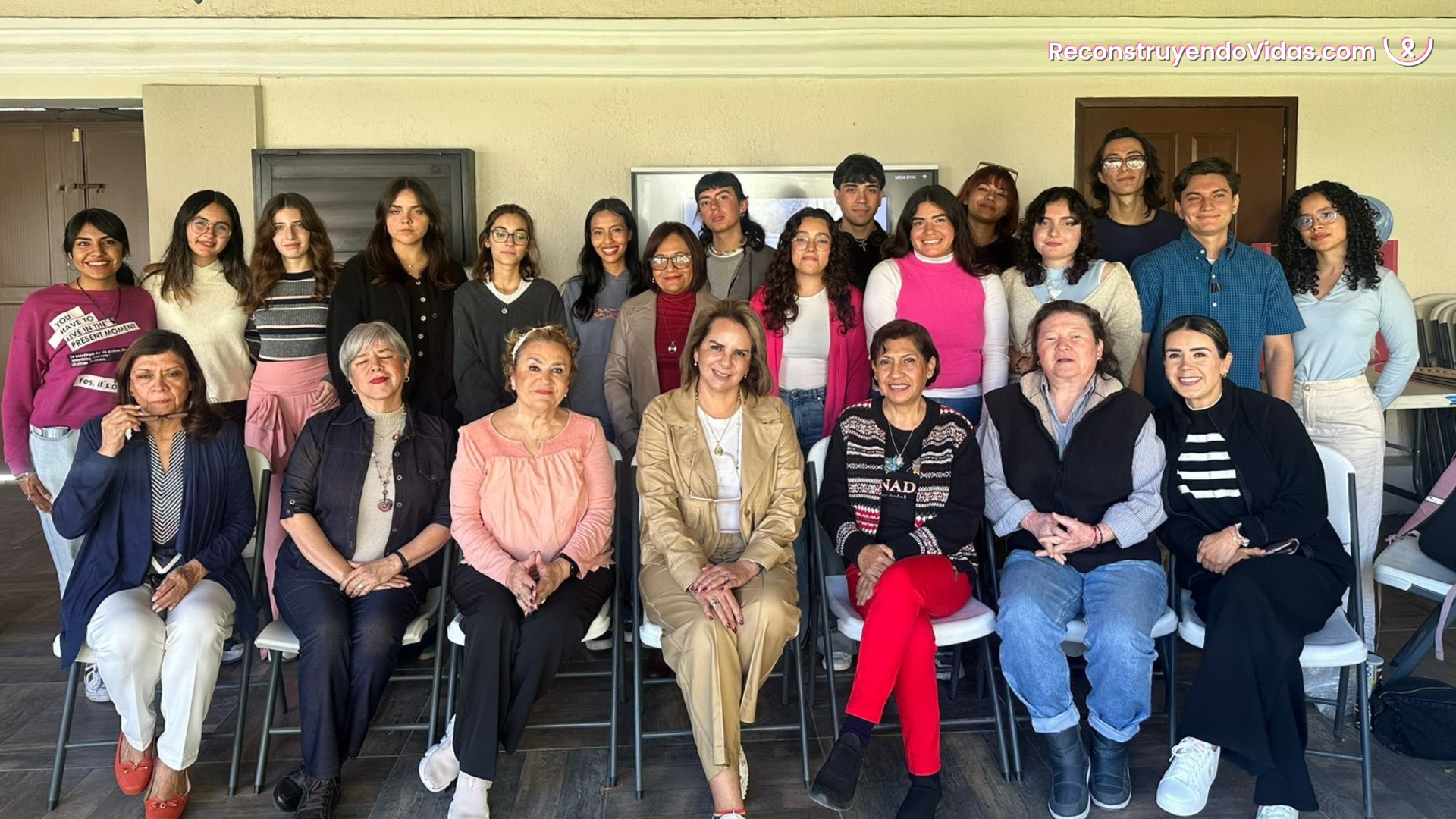 Agradecimiento Especial a Estudiantes de Diseño Industrial del CUAAD UDG