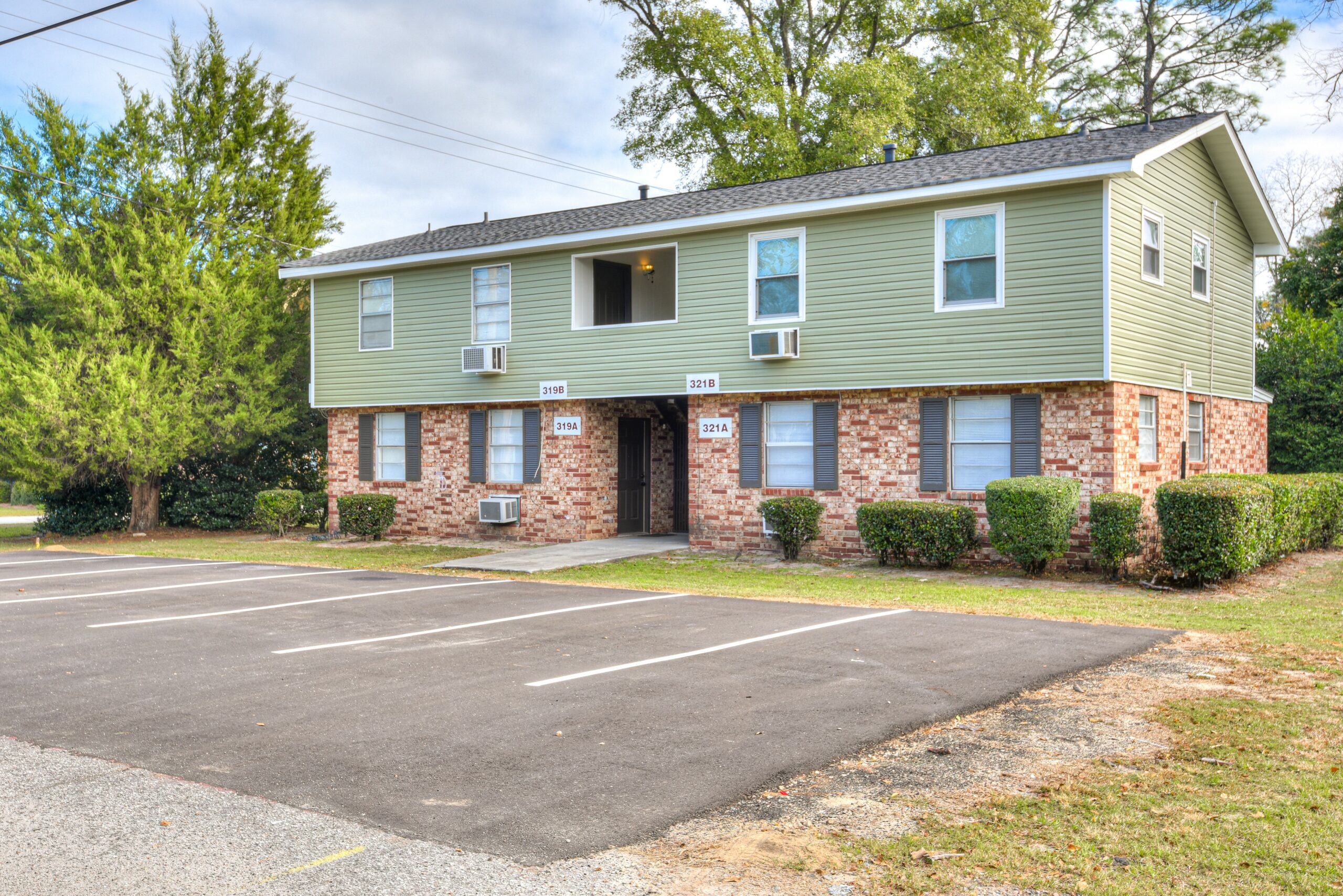 Turning Around Cedar Pines Apartments: A Full-Price Sale Despite Challenges