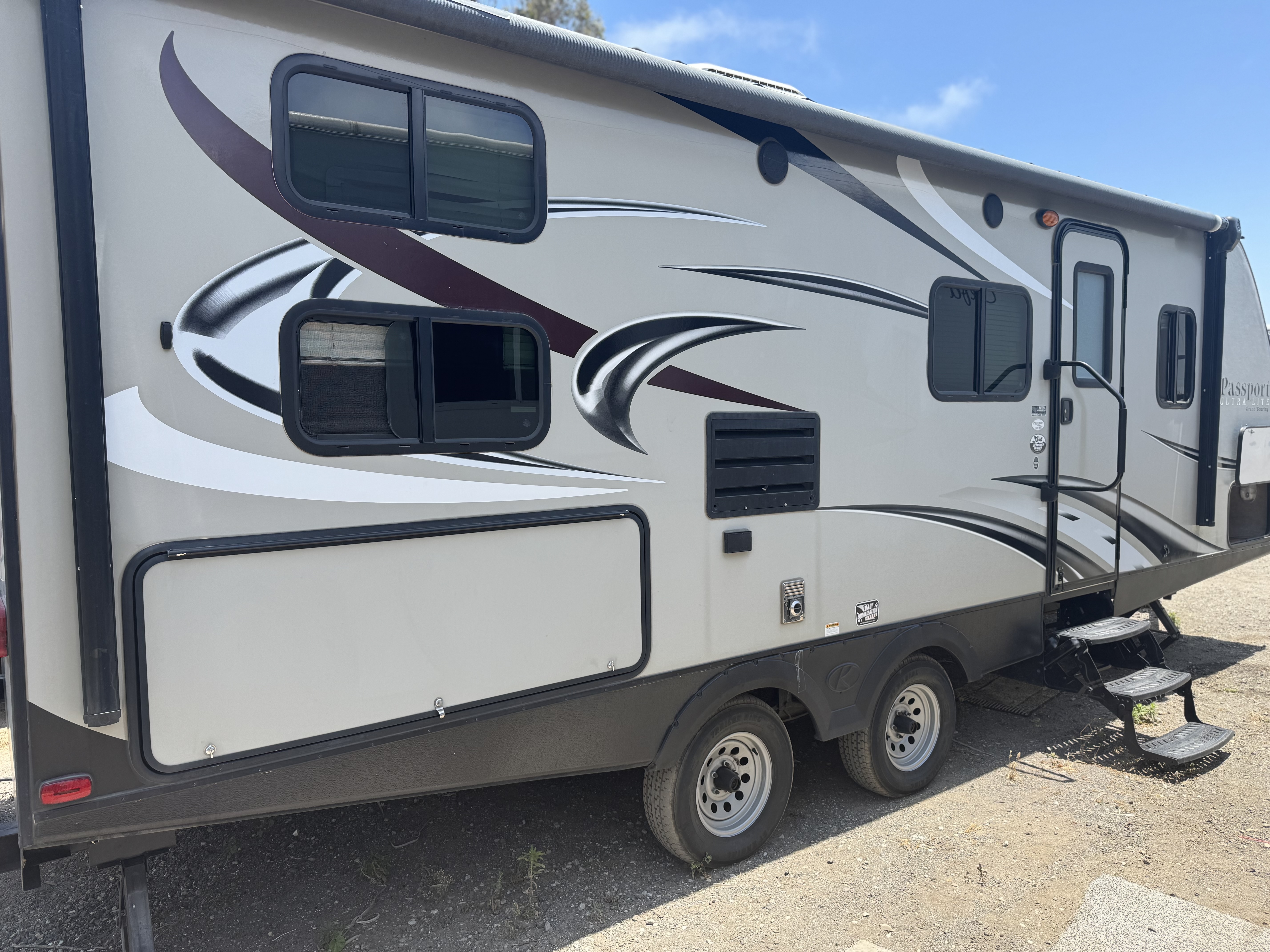 2016 KEYSTONE PASSPORT 26BHS SOLD
