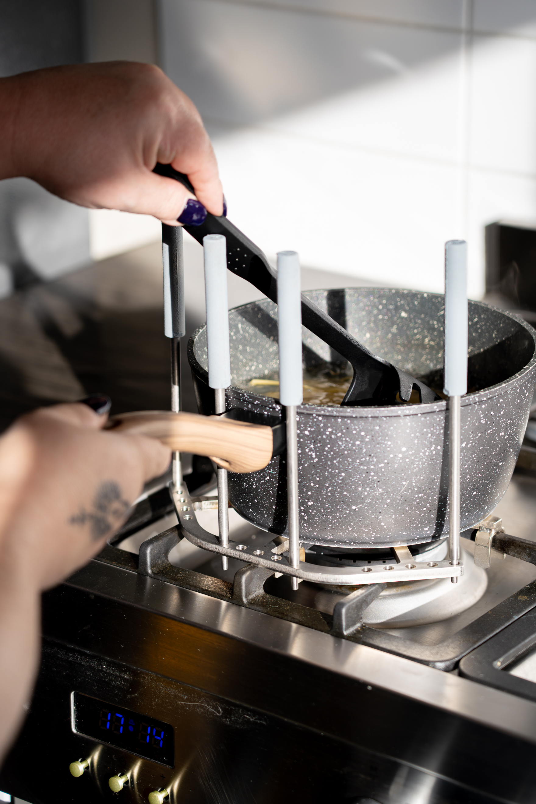 Assistive Pot Stabiliser