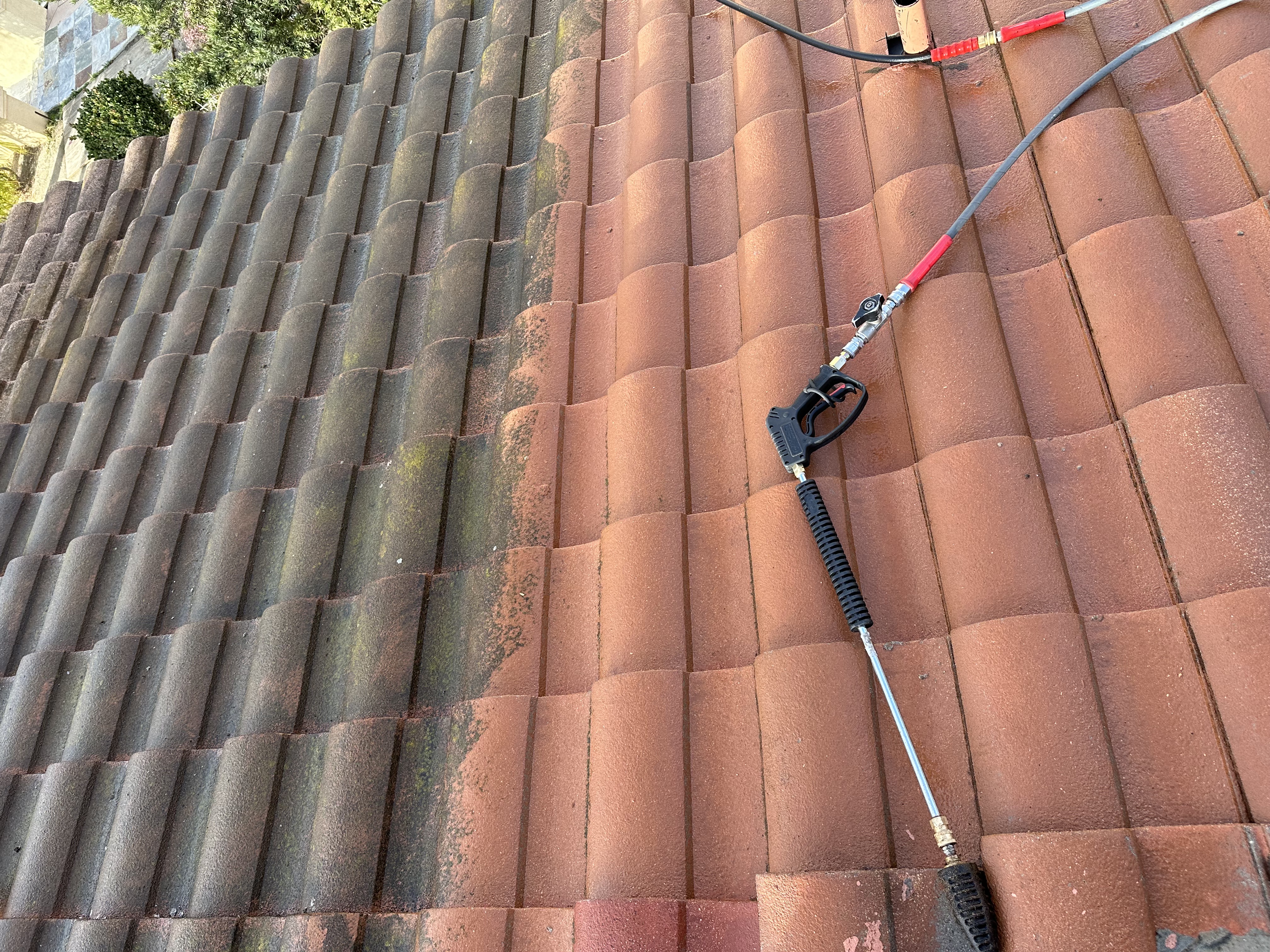 Expert Roof Cleaning in Southern California