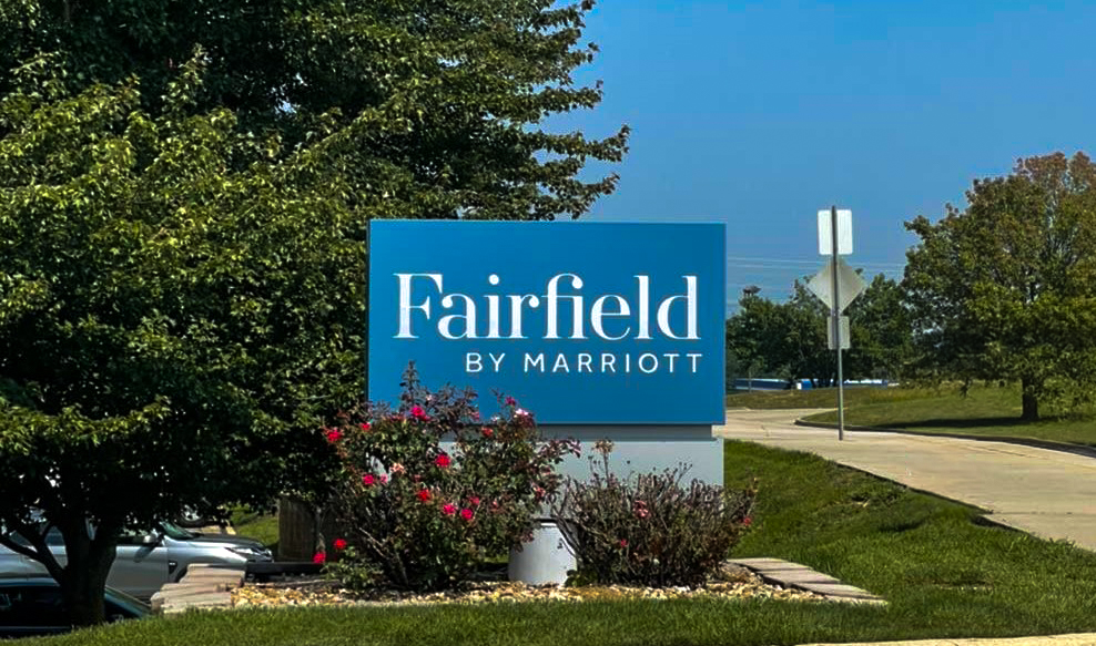 Custom Ground Mounted Signs & Installs | Signature Signs & Lighting